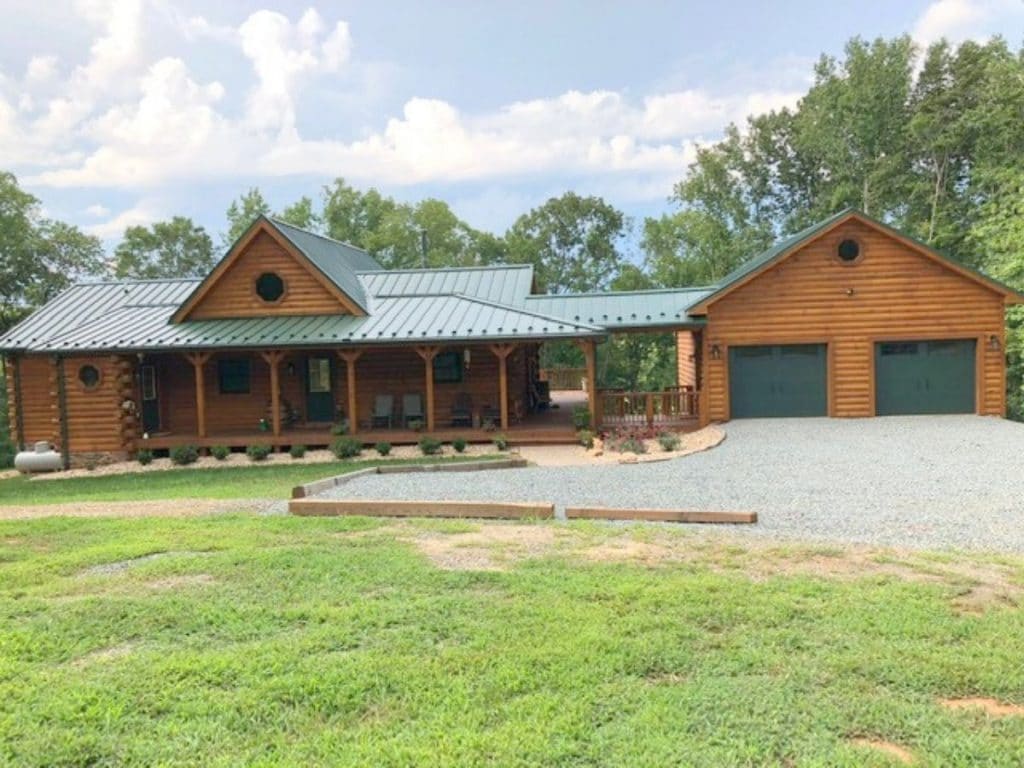 Howlett Home Is a Stunning Lakeside Log Cabin - Log Cabin Connection