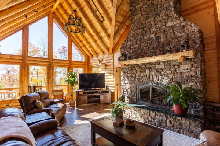 8' Swedish Cope Logs Make the Avonmore a Stunning Log Home