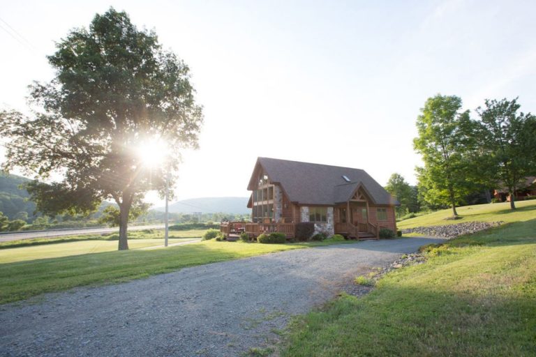 The Cedar Ridge Log Home is a Stylish Fusion of Rustic Accents