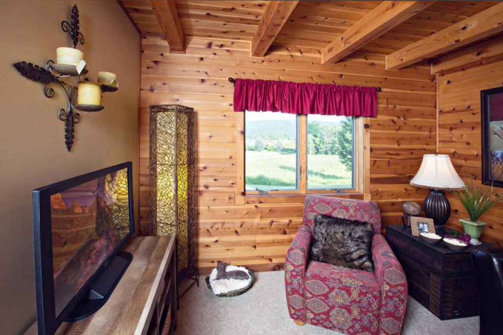 The Cedar Ridge Log Home is a Stylish Fusion of Rustic Accents