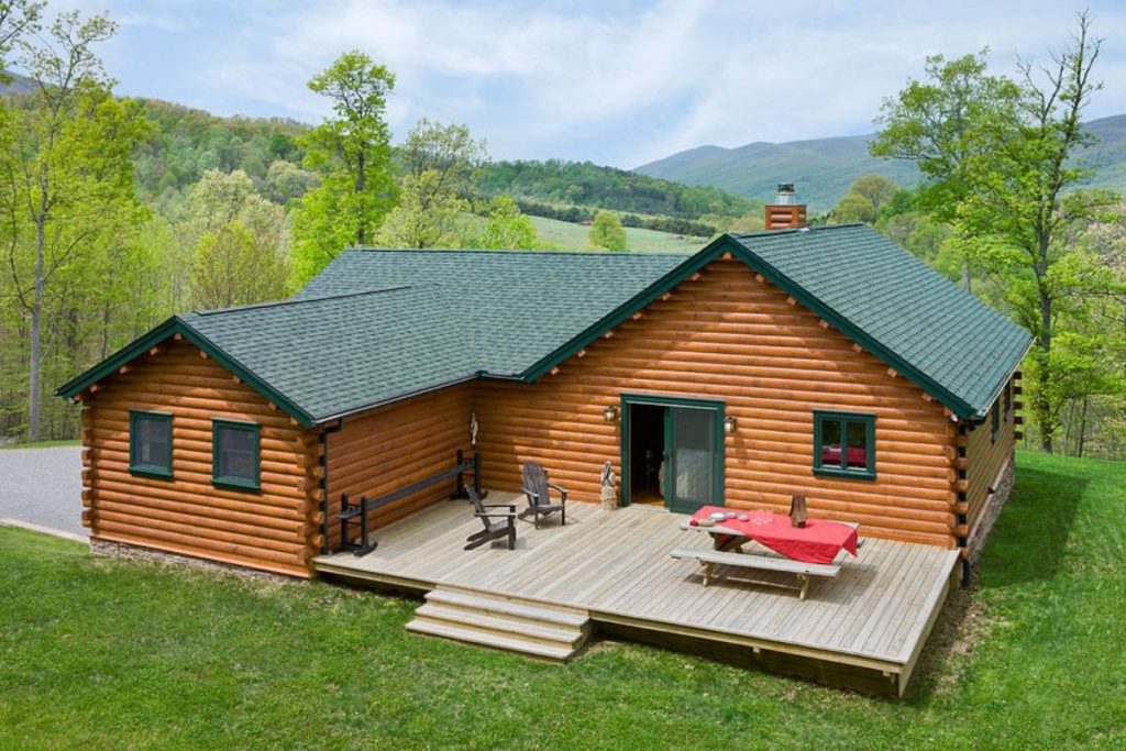 The Deerfield Log Cabin is a Sprawling Modern Take on a Classic Style