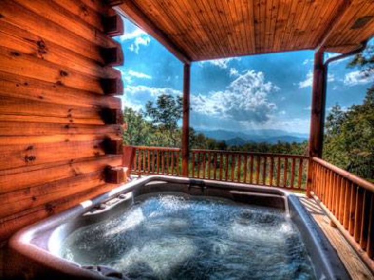 The Moonlight Ridge is a Stunning Modern Cabin Retreat