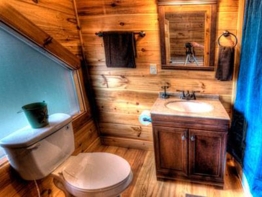 The Moonlight Ridge is a Stunning Modern Cabin Retreat