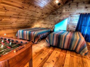 The Moonlight Ridge is a Stunning Modern Cabin Retreat