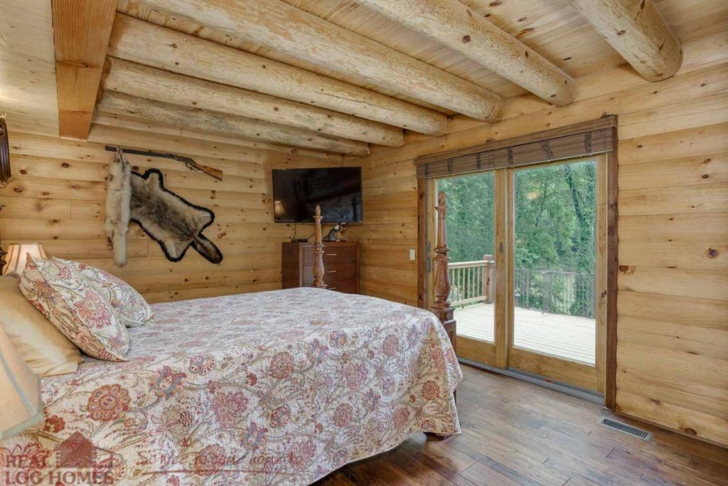 Green Gables Cabin Has 4 Bedrooms and 4 Bathrooms