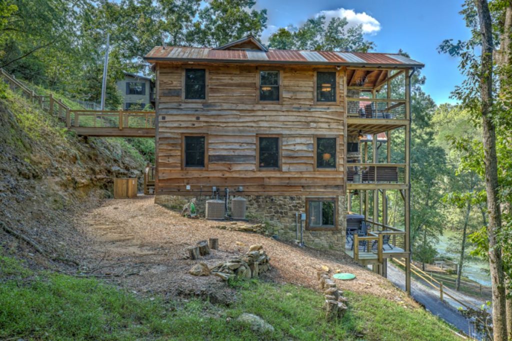 Trout House Cabin Retreat Easily Sleeps 10 People