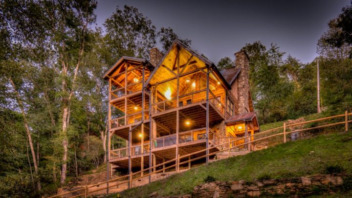 Trout House Cabin Retreat Easily Sleeps 10 People