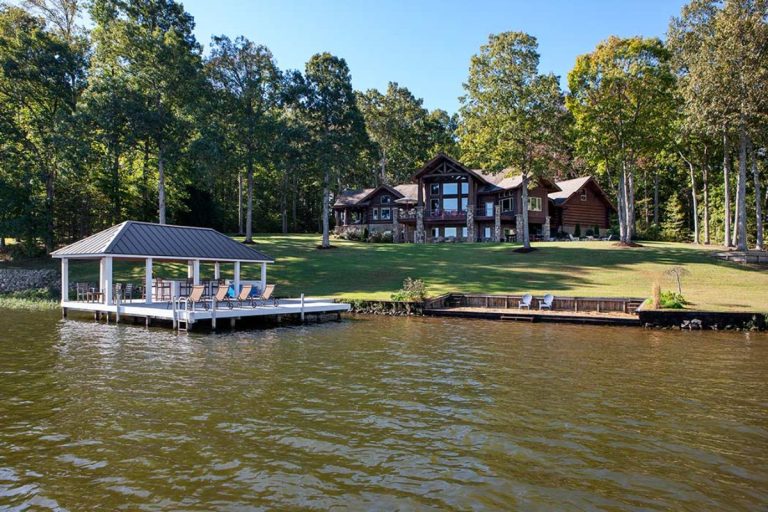 Lake Gaston Cabin Has a Basement Suite You'll Adore