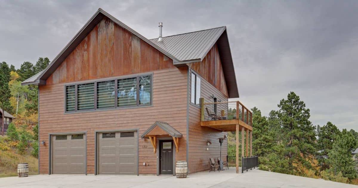 3 Bedroom Lookout Lodge Cabin Easily Sleeps 10