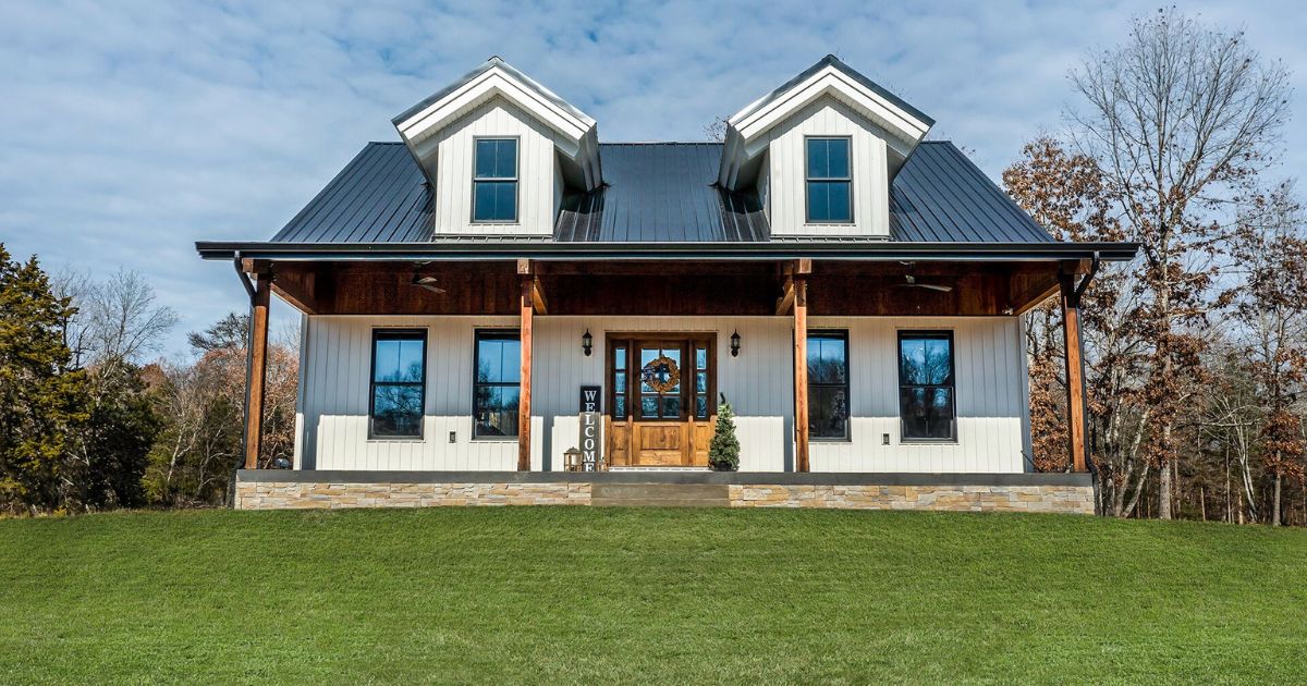 The Contemporary CTR0919 Cabin Is The Ultimate Family Home