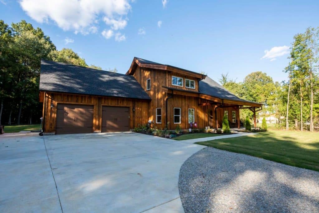 Find An Open Floor Plan and Gable Roof In JMO1019 Cabin